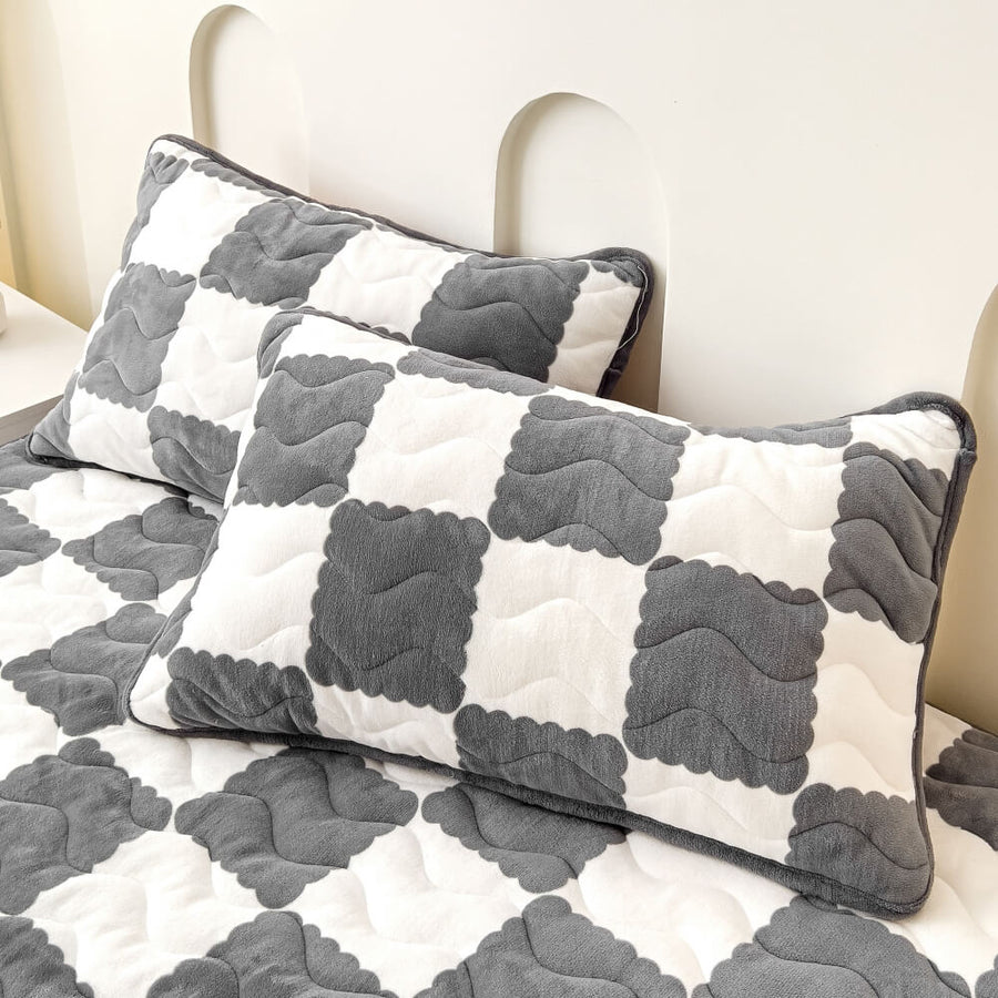 Milk Velvet Checkered Bedding Fitted Sheet Mattress Cover - FunnyFuzzy