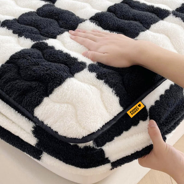 Milk Velvet Checkered Bedding Fitted Sheet Mattress Cover - FunnyFuzzy