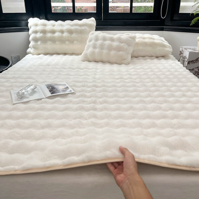 Deluxe Faux Rabbit Fur Anti-Slip Fitted Sheet Mattress Cover - FunnyFuzzy